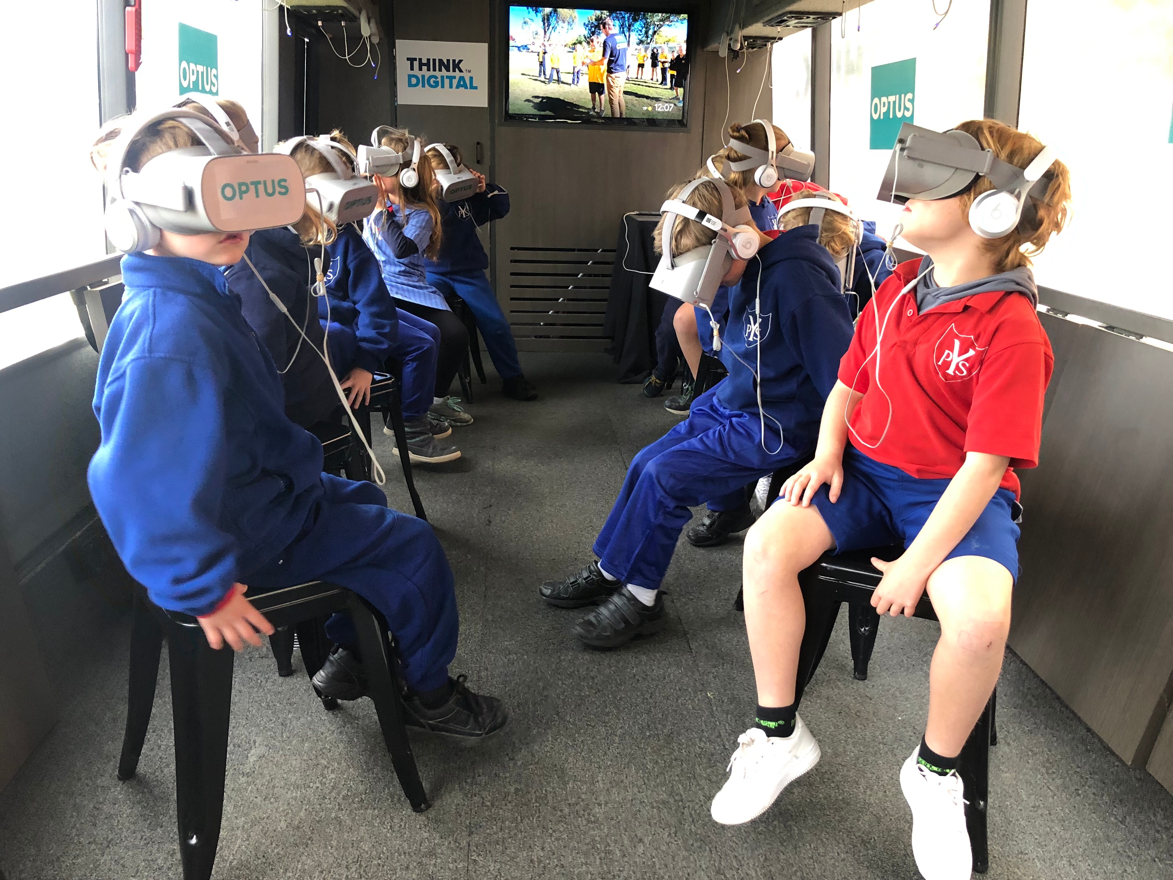 Optus brings the latest in virtual and augmented reality to Yass Public ...